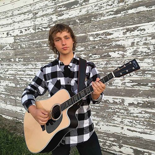 Rising folk singer returns to Minot | News, Sports, Jobs - Minot Daily News